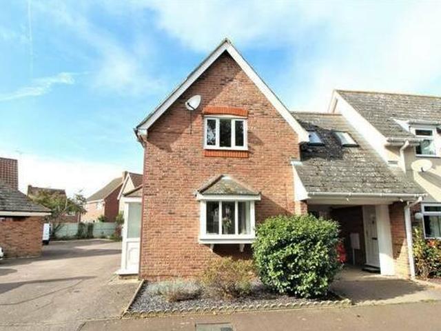 2 bedroom link detached house for sale in Victoria Gardens Highwoods Colchester CO4