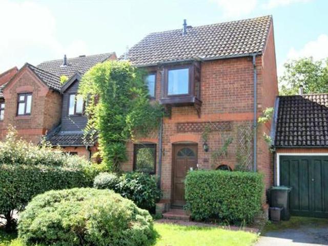 2 Bedroom Link Detached House For Sale In Wimborne, Dorset