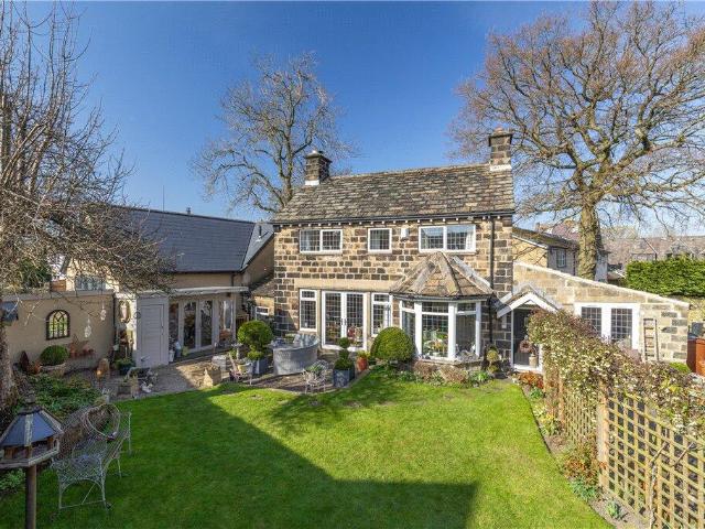 2 bedroom link detached house for sale in Church Lane, Adel, Leeds, LS16