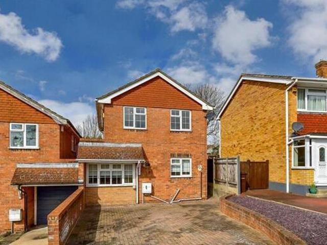 2 Bedroom Link Detached House For Sale In Istead Rise