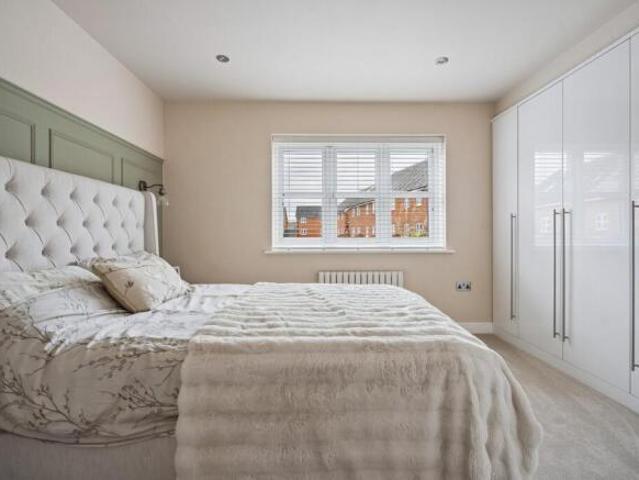 2 bedroom link detached house for sale in Langtree Avenue, Slough, SL1
