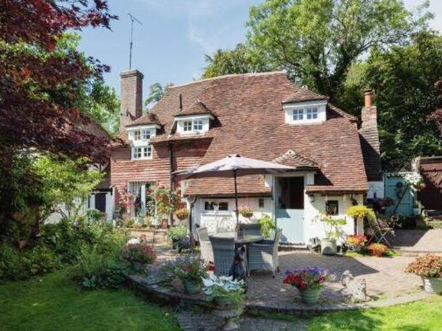 2 Bedroom Link Detached House For Sale In Robertsbridge, East Sussex