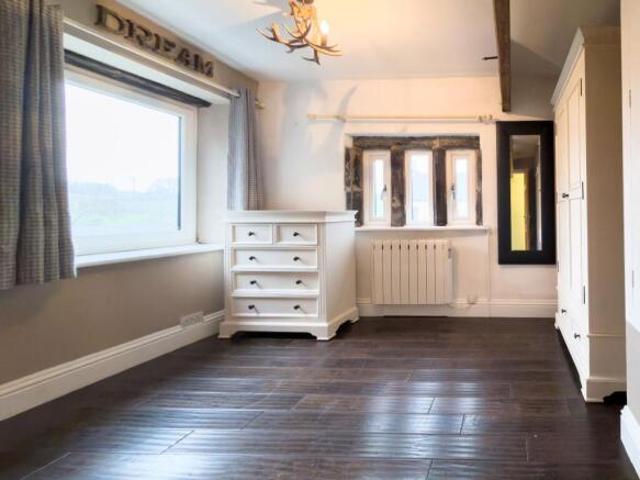 2 bedroom link detached house for sale in Saxon Court, Wyke, BD12 8EW, BD12