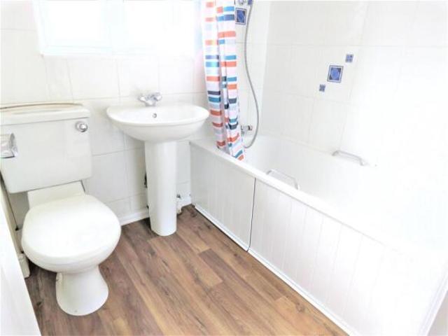 2 bedroom link detached house for rent in Barbury Court, Giffard Park, Milton Keynes, MK14