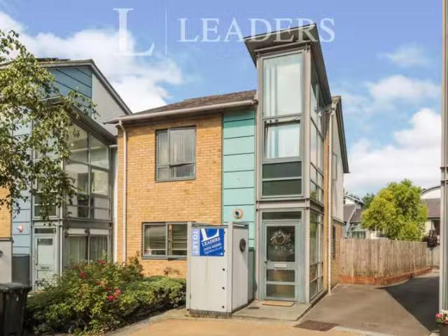 2 bedroom link detached house for rent in Ramblers Lane, Newha.