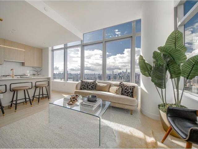 2 bedroom luxury Apartment for sale in Queens, United States