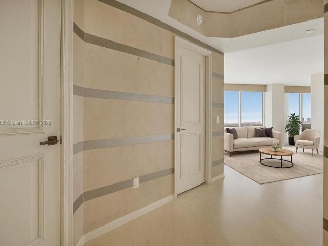 2 bedroom luxury Flat for sale in Miami Beach, United States