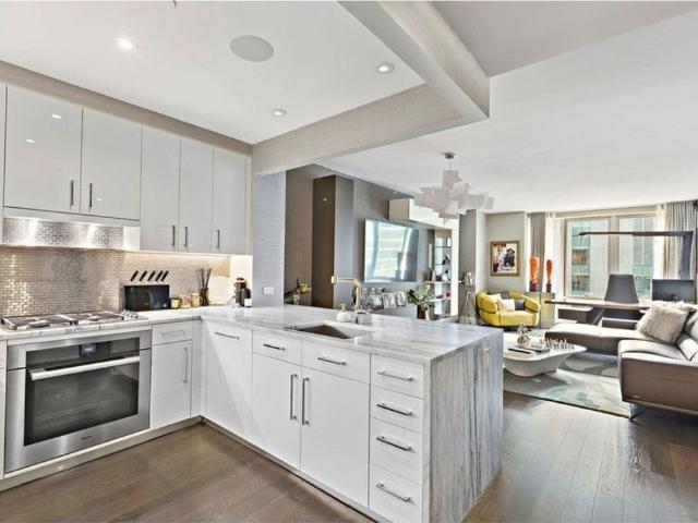 2 bedroom luxury Flat for sale in New York