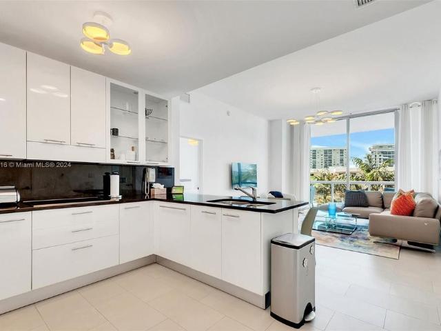 2 bedroom luxury House for sale in Miami Beach, United States
