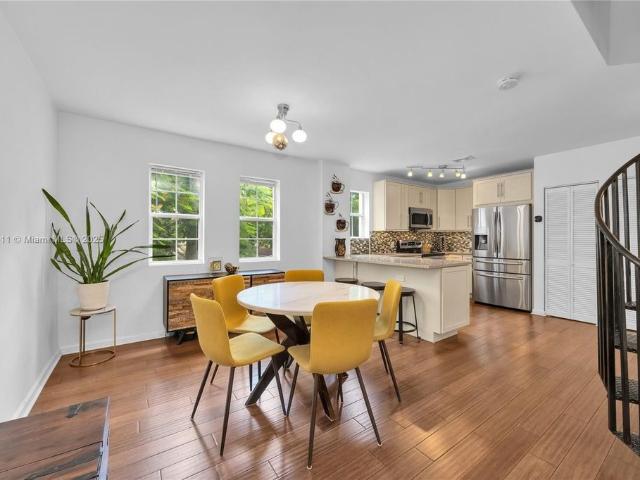 2 bedroom luxury House for sale in Miami, Florida