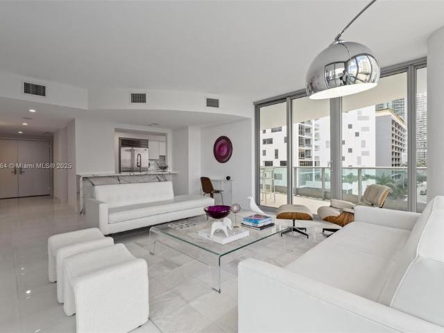 2 bedroom luxury House for sale in Miami, Florida