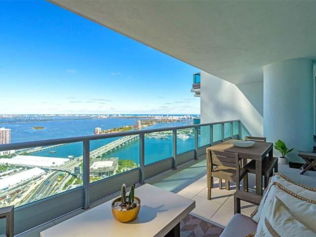 2 bedroom luxury House for sale in Miami, United States