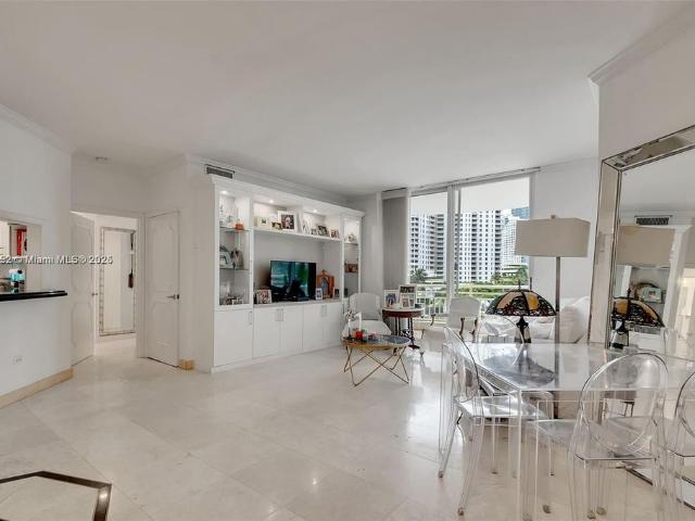 2 bedroom luxury House for sale in Miami, United States