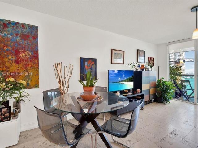 2 bedroom luxury House for sale in Miami, United States