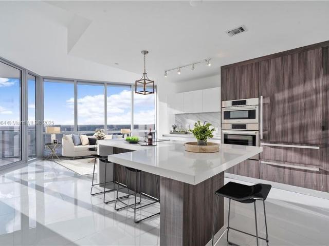 2 bedroom luxury House for sale in Miami, United States