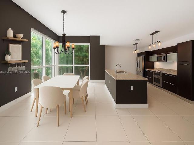 2 bedroom luxury House for sale in Miami, United States