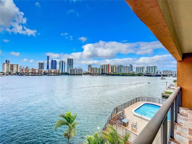 2 bedroom luxury House for sale in North Miami Beach, United States