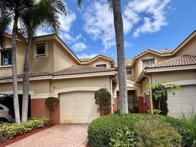 2 bedroom luxury Townhouse for sale in Weston, United States