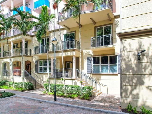 2 bedroom luxury Townhouse for sale in Wilton Manors, Florida