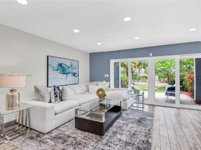 2 bedroom luxury Townhouse for sale in Aventura, United States