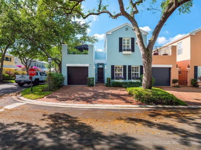 2 bedroom luxury Townhouse for sale in Boca Raton, Florida