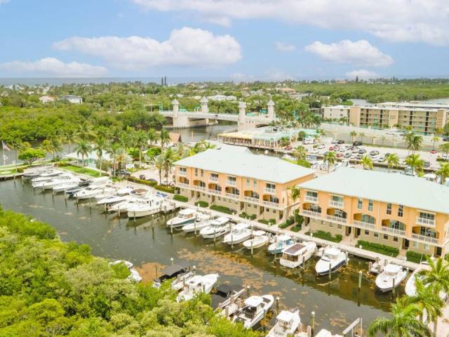 2 bedroom luxury Townhouse for sale in Boynton Beach, Florida