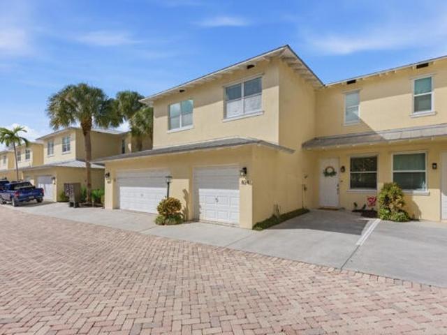 2 bedroom luxury Townhouse for sale in Deerfield Beach, United States