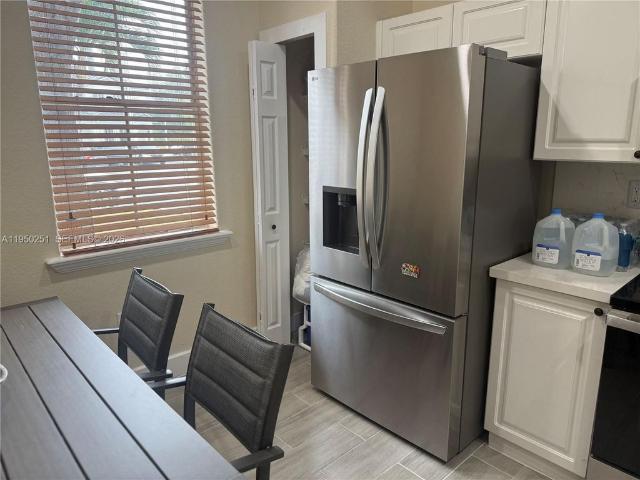 2 bedroom luxury Townhouse for sale in Doral, United States