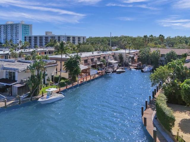2 bedroom luxury Townhouse for sale in Eastern Shores, United States