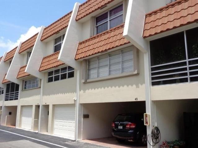 2 bedroom luxury Townhouse for sale in Lauderdale by the sea, Florida