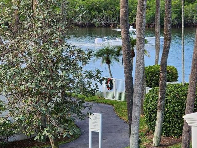 2 bedroom luxury Townhouse for sale in Jupiter, Florida