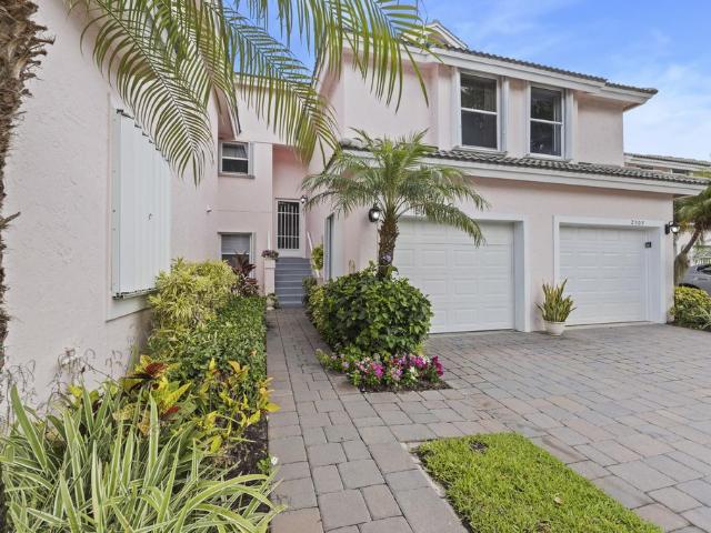 2 bedroom luxury Townhouse for sale in Jupiter, Florida