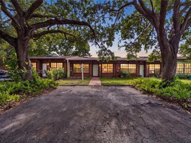 2 bedroom luxury Townhouse for sale in Miami, United States
