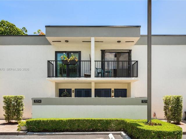 2 bedroom luxury Townhouse for sale in Miami, United States
