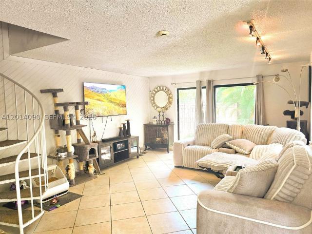 2 bedroom luxury Townhouse for sale in Miami, Florida