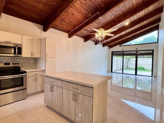 2 bedroom luxury Townhouse for sale in Miami, Florida