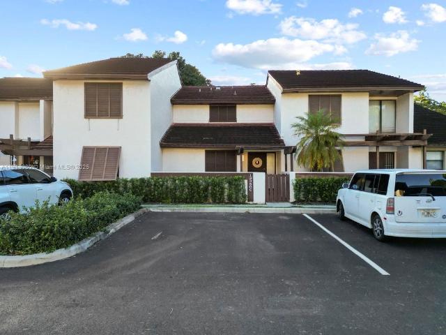 2 bedroom luxury Townhouse for sale in Miami, Florida