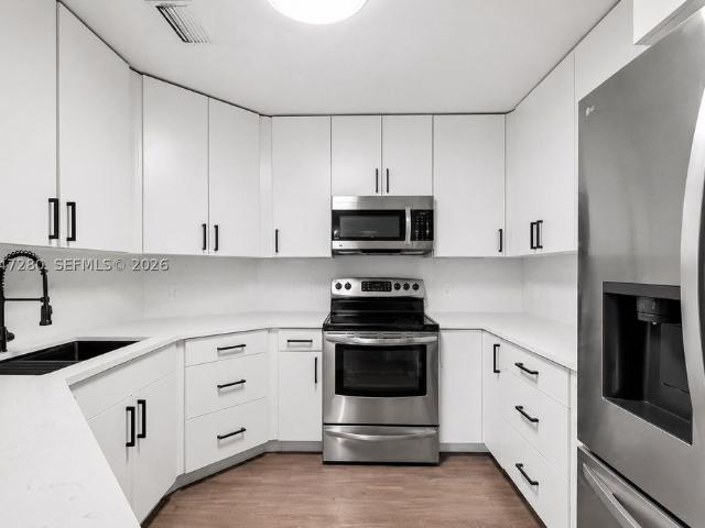 2 bedroom luxury Townhouse for sale in Miami, Florida