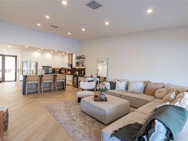 2 bedroom luxury Townhouse for sale in Miami Lakes, Florida