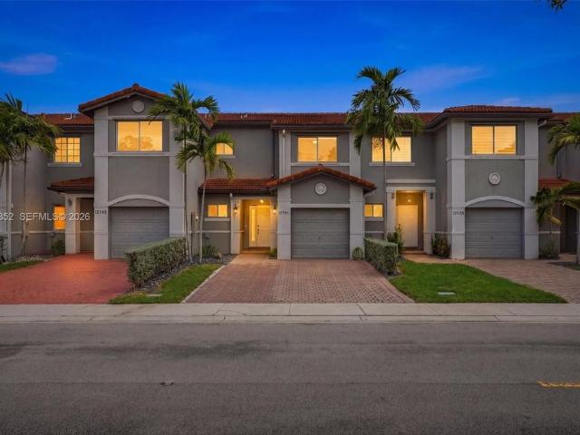 2 bedroom luxury Townhouse for sale in Miramar, Florida