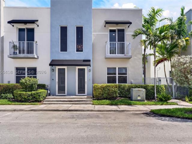 2 bedroom luxury Townhouse for sale in Oakland Park, Florida