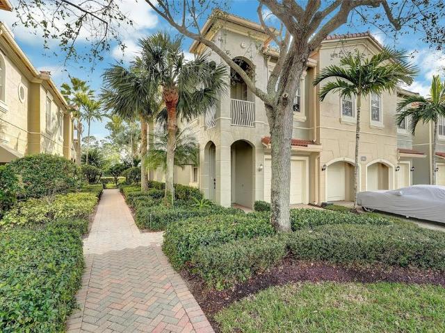 2 bedroom luxury Townhouse for sale in Palm Beach Gardens, Florida