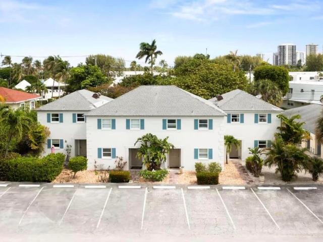 2 bedroom luxury Townhouse for sale in Palm Beach Shores, United States