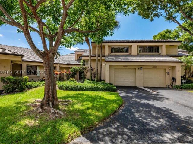 2 bedroom luxury Townhouse for sale in Plantation, Florida