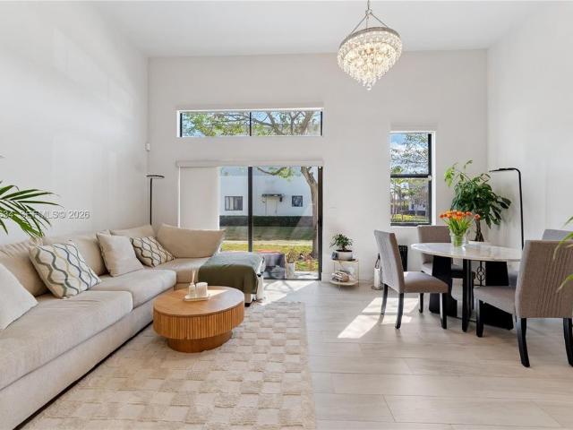 2 bedroom luxury Townhouse for sale in Plantation, United States