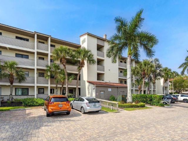 2 bedroom luxury Townhouse for sale in Sarasota, Florida