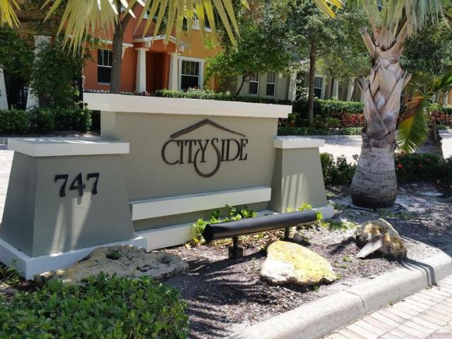 2 bedroom luxury Townhouse for rent in West Palm Beach, Florida