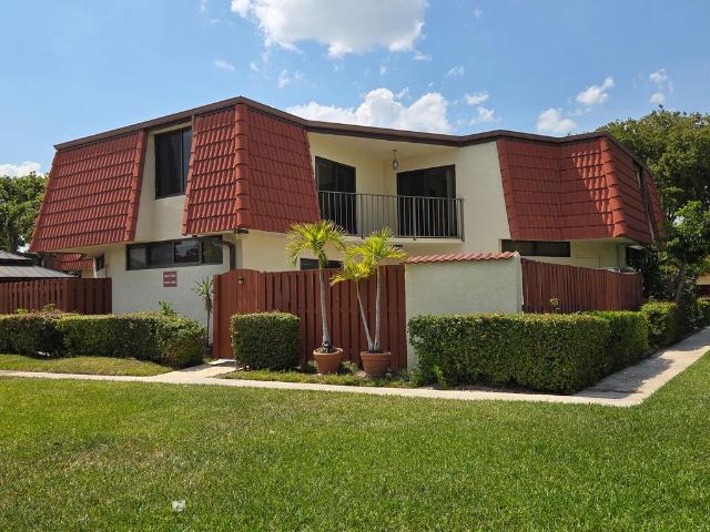2 bedroom luxury Townhouse for rent in West Palm Beach, United States