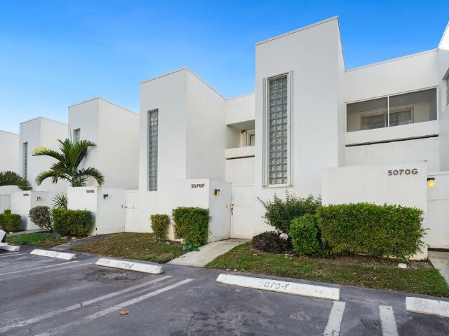2 bedroom luxury Townhouse for rent in West Palm Beach, United States