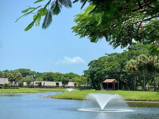 2 bedroom luxury Townhouse for rent in West Palm Beach, United States